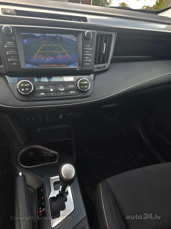 Melns Toyota RAV4 2015 Tallina, ar dzinēja tilpumu 2.00 L un nobraukumu 0 tūkst. km par 11990 €, foto 9 vietnē AUTOMOTO.COM.LV