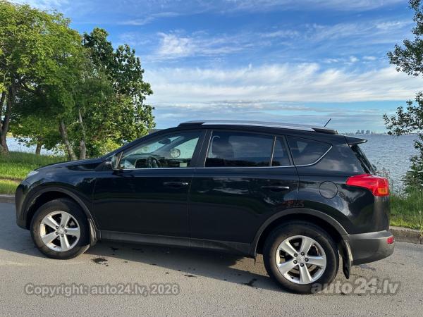 Melns Toyota RAV4 2015 Tallina, ar dzinēja tilpumu 2.00 L un nobraukumu 184 tūkst. km par 12000 €, foto 1 vietnē AUTOMOTO.COM.LV