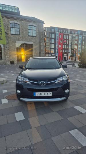Melns Toyota RAV4 2015 Tallina, ar dzinēja tilpumu 2.20 L un nobraukumu 218 tūkst. km par 12900 €, foto 4 vietnē AUTOMOTO.COM.LV