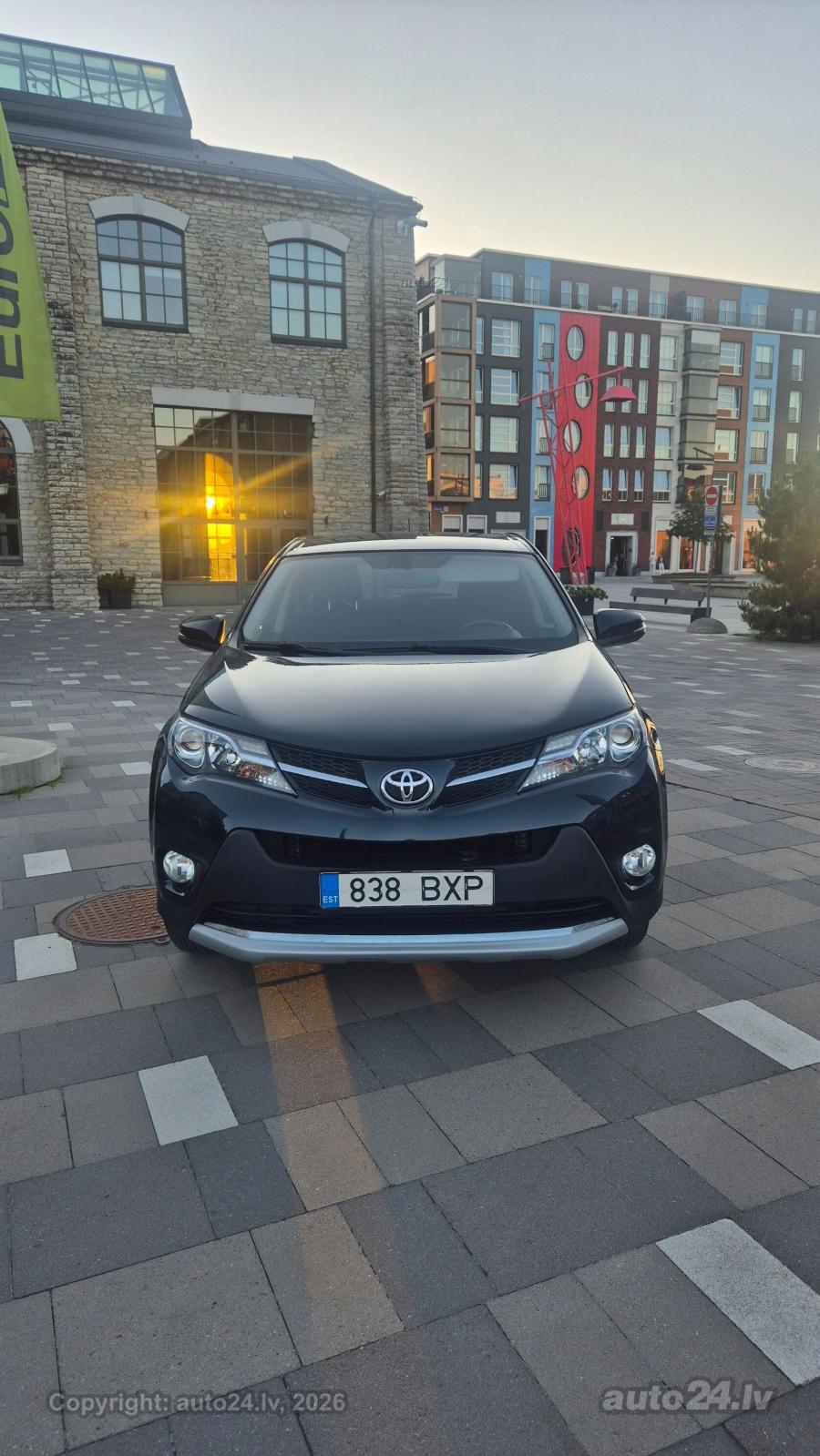 Melns Toyota RAV4 2015 Tallina, ar dzinēja tilpumu 2.20 L un nobraukumu 218 tūkst. km par 12900 €, foto 4 vietnē AUTOMOTO.COM.LV