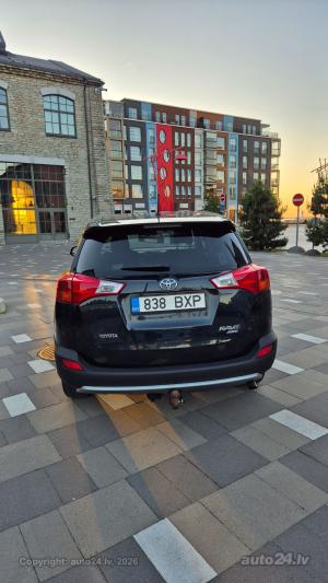 Melns Toyota RAV4 2015 Tallina, ar dzinēja tilpumu 2.20 L un nobraukumu 218 tūkst. km par 12900 €, foto 6 vietnē AUTOMOTO.COM.LV