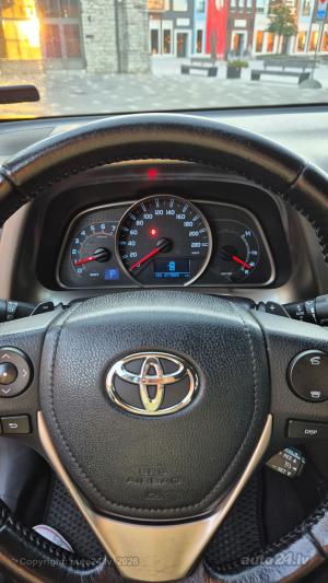 Melns Toyota RAV4 2015 Tallina, ar dzinēja tilpumu 2.20 L un nobraukumu 218 tūkst. km par 12900 €, foto 13 vietnē AUTOMOTO.COM.LV