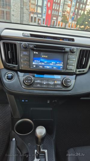 Melns Toyota RAV4 2015 Tallina, ar dzinēja tilpumu 2.20 L un nobraukumu 218 tūkst. km par 12900 €, foto 17 vietnē AUTOMOTO.COM.LV