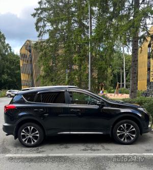 Melns Toyota RAV4 2015 Tallina, ar dzinēja tilpumu 2.00 L un nobraukumu 123 tūkst. km par 13500 €, foto  vietnē AUTOMOTO.COM.LV