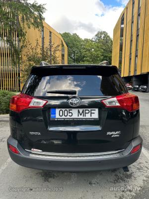 Black Toyota RAV4 2015 in Tallinn, with an engine capacity of 2.00 L and mileage of 123 thousand km for 13500 €, photo 3 on AUTOMOTO.COM.LV