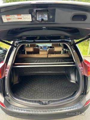 Black Toyota RAV4 2015 in Tallinn, with an engine capacity of 2.00 L and mileage of 123 thousand km for 13500 €, photo 7 on AUTOMOTO.COM.LV
