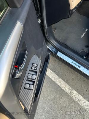 Black Toyota RAV4 2015 in Tallinn, with an engine capacity of 2.00 L and mileage of 123 thousand km for 13500 €, photo 10 on AUTOMOTO.COM.LV