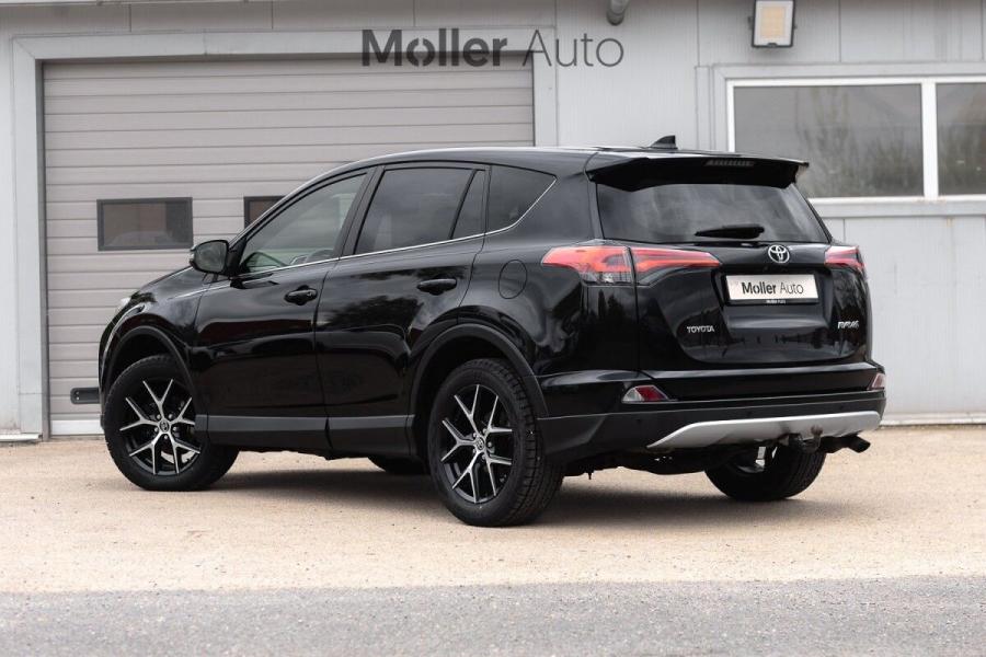 Melns Toyota RAV4 2016 Jelgava, ar dzinēja tilpumu 2.00 L un nobraukumu 234 tūkst. km par 13000 €, foto 7 vietnē AUTOMOTO.COM.LV