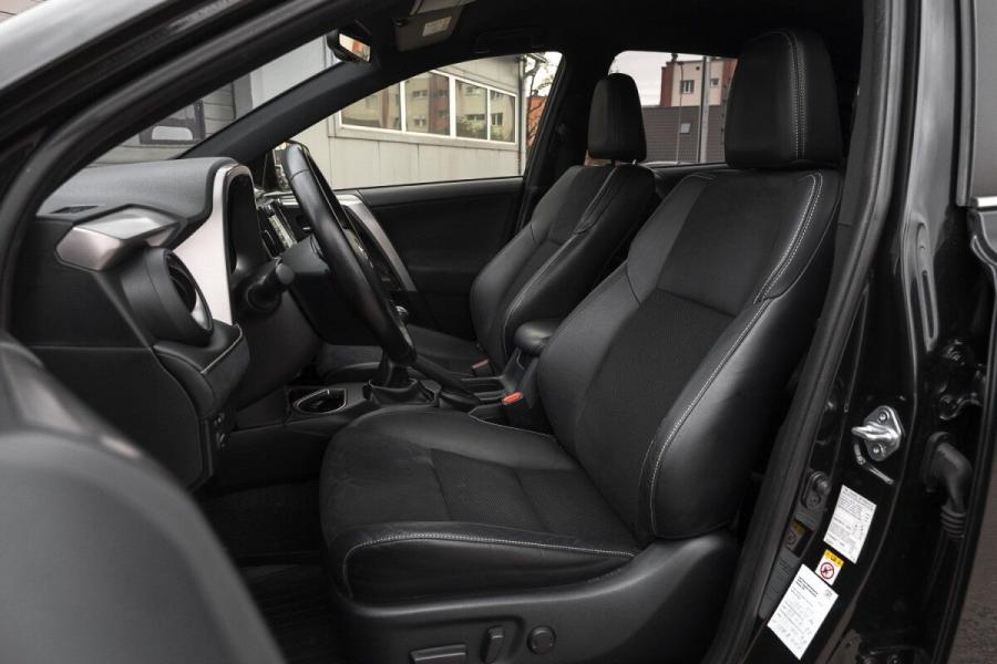 Melns Toyota RAV4 2016 Jelgava, ar dzinēja tilpumu 2.00 L un nobraukumu 234 tūkst. km par 13000 €, foto 8 vietnē AUTOMOTO.COM.LV