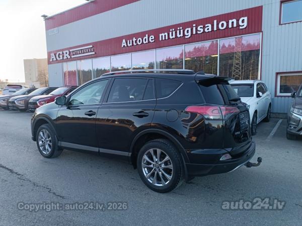 Melns Toyota RAV4 2017 Tallina, ar dzinēja tilpumu 2.00 L un nobraukumu 96 tūkst. km par 16500 €, foto 2 vietnē AUTOMOTO.COM.LV