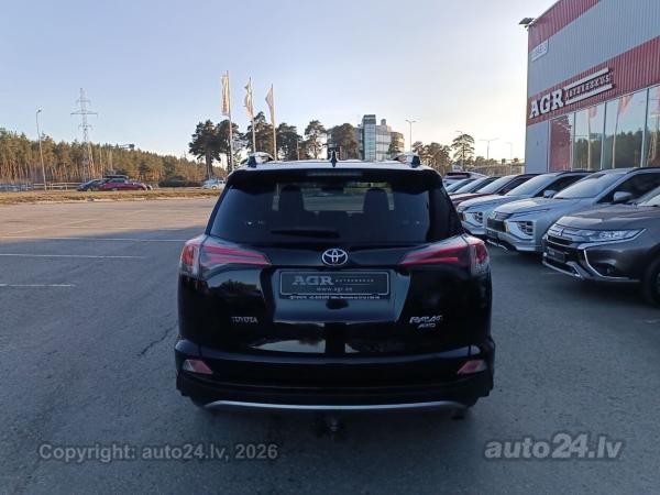 Melns Toyota RAV4 2017 Tallina, ar dzinēja tilpumu 2.00 L un nobraukumu 96 tūkst. km par 16500 €, foto 4 vietnē AUTOMOTO.COM.LV