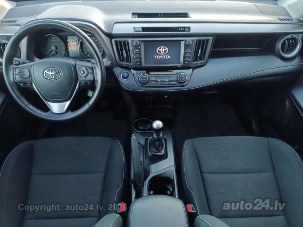 Melns Toyota RAV4 2017 Tallina, ar dzinēja tilpumu 2.00 L un nobraukumu 96 tūkst. km par 16500 €, foto 5 vietnē AUTOMOTO.COM.LV