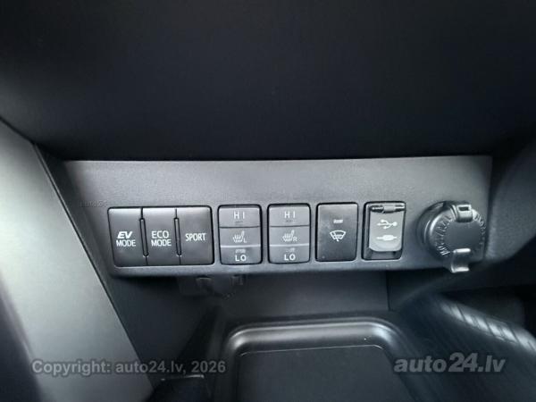 Melns Toyota RAV4 2017 Tallina, ar dzinēja tilpumu 2.50 L un nobraukumu 72 tūkst. km par 19300 €, foto 11 vietnē AUTOMOTO.COM.LV