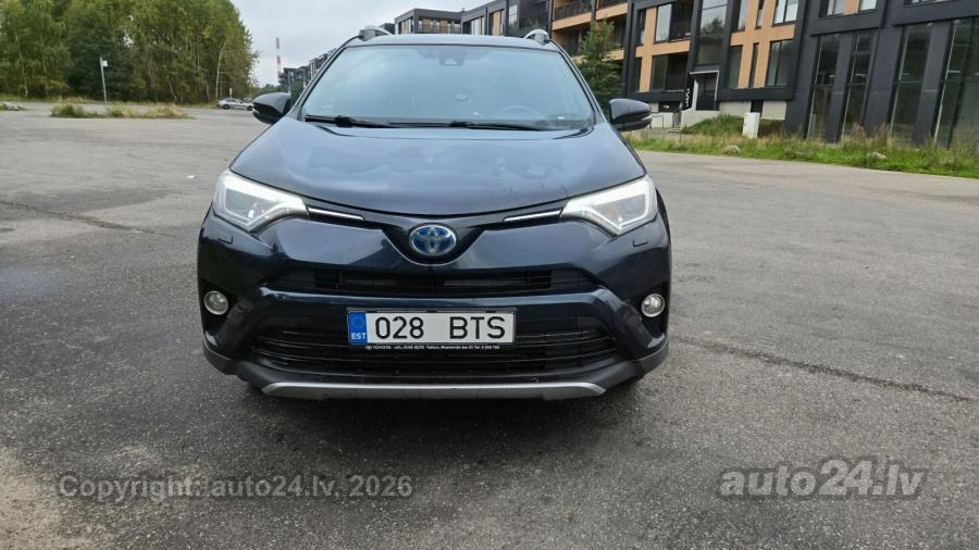 Melns Toyota RAV4 2017 Tallina, ar dzinēja tilpumu 2.50 L un nobraukumu 115 tūkst. km par 16900 €, foto 3 vietnē AUTOMOTO.COM.LV