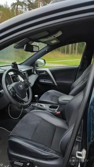 Melns Toyota RAV4 2017 Tallina, ar dzinēja tilpumu 2.50 L un nobraukumu 115 tūkst. km par 16900 €, foto 10 vietnē AUTOMOTO.COM.LV