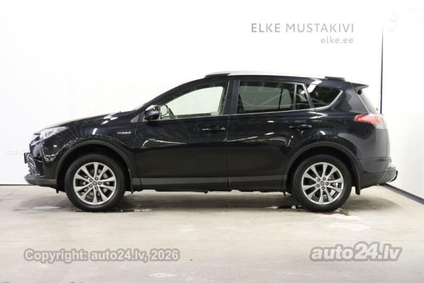 Melns Toyota RAV4 2018 Tallina, ar dzinēja tilpumu 2.49 L un nobraukumu 137 tūkst. km par 18500 €, foto 2 vietnē AUTOMOTO.COM.LV