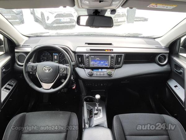 Melns Toyota RAV4 2018 Tallina, ar dzinēja tilpumu 1.99 L un nobraukumu 127 tūkst. km par 17995 €, foto 8 vietnē AUTOMOTO.COM.LV