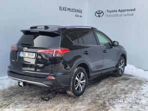 Black Toyota RAV4 2018 in Tallinn, with an engine capacity of 1.99 L and mileage of 127 thousand km for 17995 €, photo 2 on AUTOMOTO.COM.LV