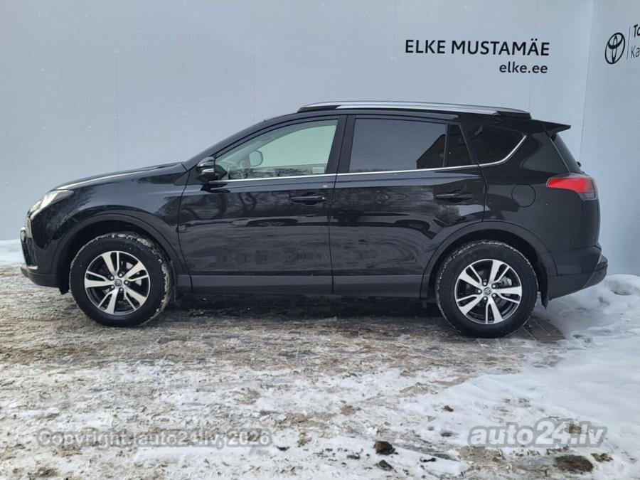 Black Toyota RAV4 2018 in Tallinn, with an engine capacity of 1.99 L and mileage of 127 thousand km for 17995 €, photo 3 on AUTOMOTO.COM.LV