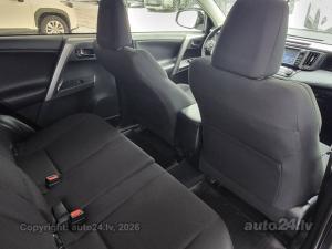 Black Toyota RAV4 2018 in Tallinn, with an engine capacity of 1.99 L and mileage of 127 thousand km for 17995 €, photo 7 on AUTOMOTO.COM.LV