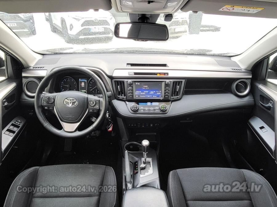 Black Toyota RAV4 2018 in Tallinn, with an engine capacity of 1.99 L and mileage of 127 thousand km for 17995 €, photo 8 on AUTOMOTO.COM.LV