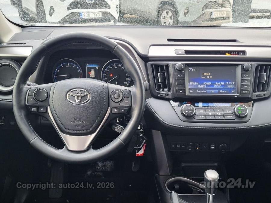 Black Toyota RAV4 2018 in Tallinn, with an engine capacity of 1.99 L and mileage of 127 thousand km for 17995 €, photo 9 on AUTOMOTO.COM.LV