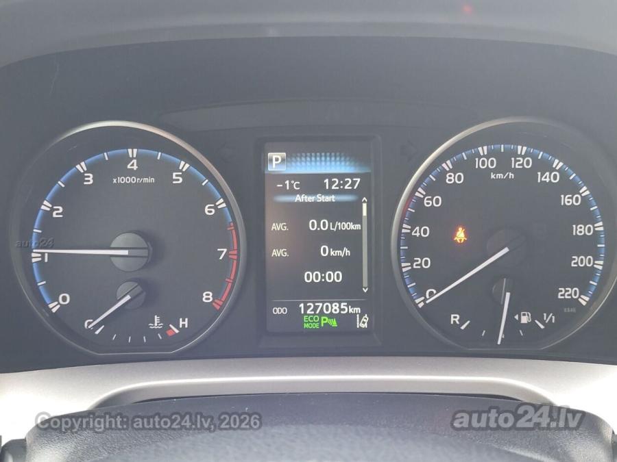 Black Toyota RAV4 2018 in Tallinn, with an engine capacity of 1.99 L and mileage of 127 thousand km for 17995 €, photo 13 on AUTOMOTO.COM.LV