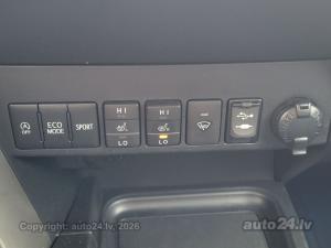 Black Toyota RAV4 2018 in Tallinn, with an engine capacity of 1.99 L and mileage of 127 thousand km for 17995 €, photo 18 on AUTOMOTO.COM.LV