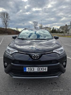 Black Toyota RAV4 2018 in Tallinn, with an engine capacity of 2.00 L and mileage of 167 thousand km for 19499 €, photo 3 on AUTOMOTO.COM.LV