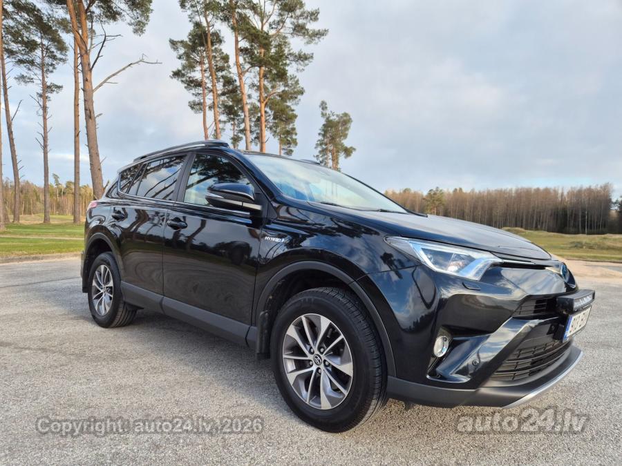 Черный Тойота РАВ 4 2018 в Пярну, объемом двигателя 2.50 л и пробегом 118 тыс. км за 18490 €, фото 7 на AUTOMOTO.COM.LV