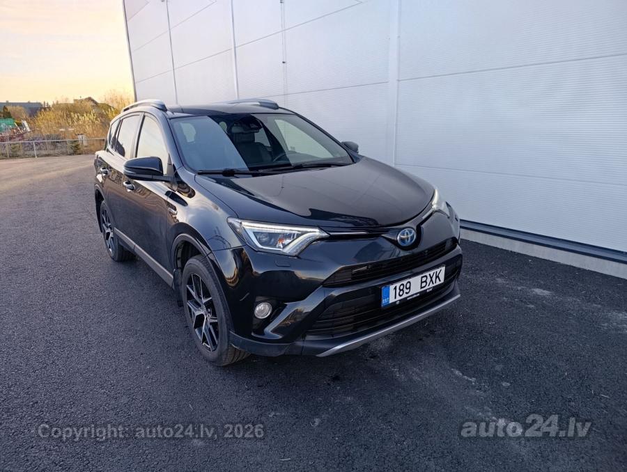 Melns Toyota RAV4 2018 Tallina, ar dzinēja tilpumu 2.50 L un nobraukumu 120 tūkst. km par 19500 €, foto 7 vietnē AUTOMOTO.COM.LV