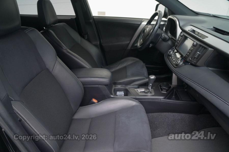 Melns Toyota RAV4 2018 Tallina, ar dzinēja tilpumu 2.00 L un nobraukumu 169 tūkst. km par 17990 €, foto 10 vietnē AUTOMOTO.COM.LV