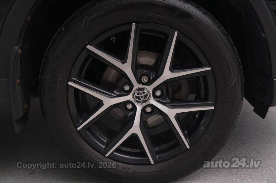 Melns Toyota RAV4 2018 Tallina, ar dzinēja tilpumu 2.00 L un nobraukumu 169 tūkst. km par 17990 €, foto 15 vietnē AUTOMOTO.COM.LV