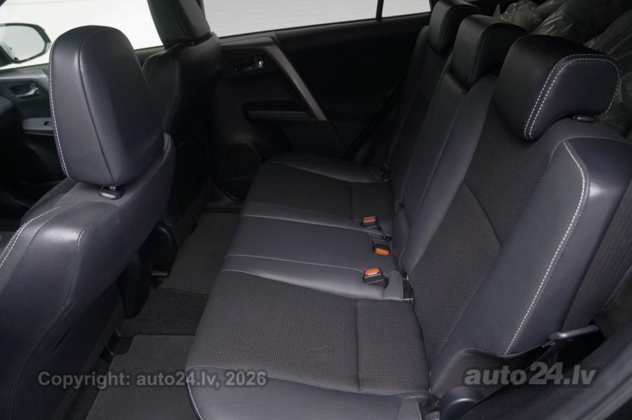 Melns Toyota RAV4 2018 Tallina, ar dzinēja tilpumu 2.00 L un nobraukumu 169 tūkst. km par 17990 €, foto 17 vietnē AUTOMOTO.COM.LV