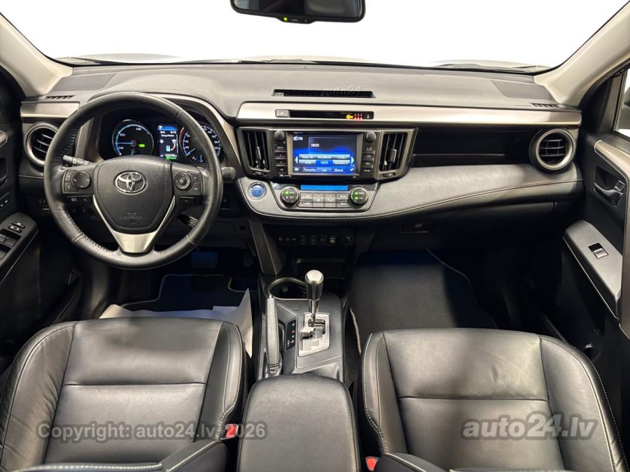 Black Toyota RAV4 2018 in Tartu, with an engine capacity of 2.50 L and mileage of 133 thousand km for 18490 €, photo 9 on AUTOMOTO.COM.LV
