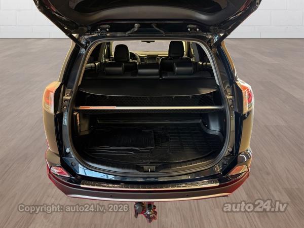 Melns Toyota RAV4 2018 Tartu, ar dzinēja tilpumu 2.50 L un nobraukumu 133 tūkst. km par 18490 €, foto 10 vietnē AUTOMOTO.COM.LV