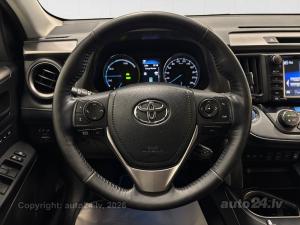 Black Toyota RAV4 2018 in Tartu, with an engine capacity of 2.50 L and mileage of 133 thousand km for 18490 €, photo 13 on AUTOMOTO.COM.LV