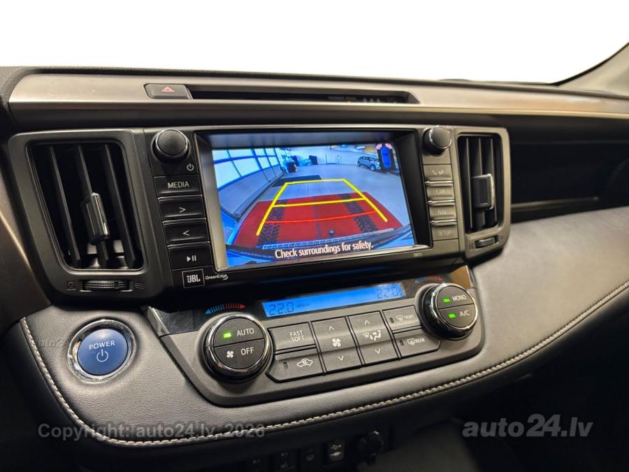 Black Toyota RAV4 2018 in Tartu, with an engine capacity of 2.50 L and mileage of 133 thousand km for 18490 €, photo 15 on AUTOMOTO.COM.LV