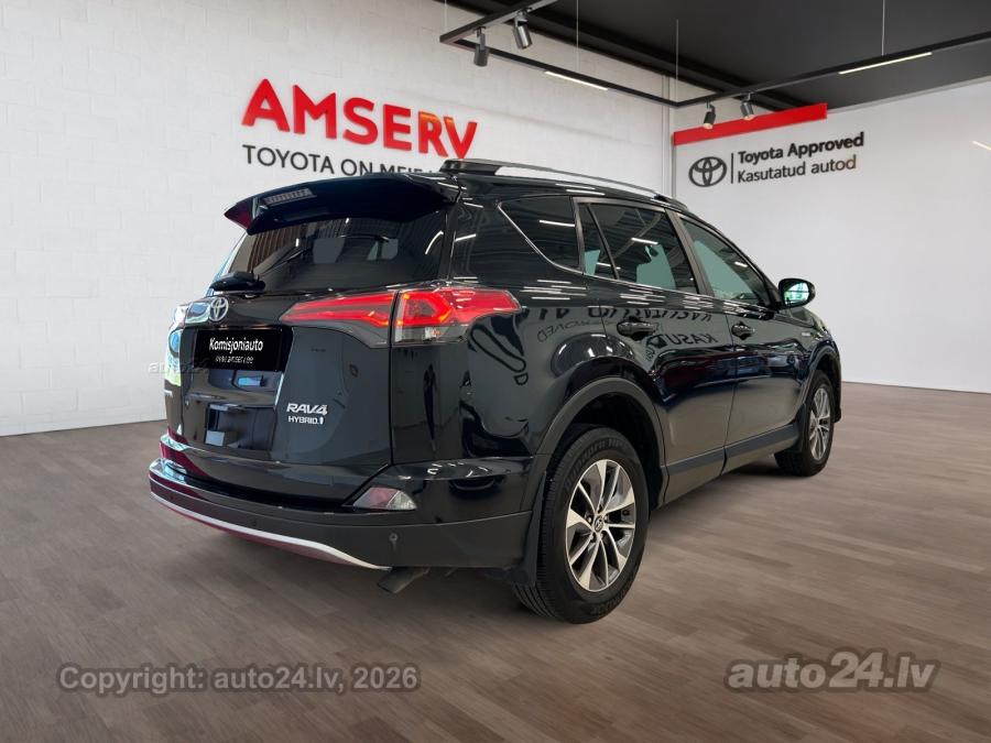 Melns Toyota RAV4 2018 Pērnava, ar dzinēja tilpumu 2.50 L un nobraukumu 119 tūkst. km par 17990 €, foto 3 vietnē AUTOMOTO.COM.LV