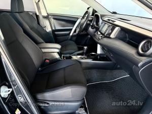 Melns Toyota RAV4 2018 Tallina, ar dzinēja tilpumu 2.50 L un nobraukumu 104 tūkst. km par 17990 €, foto 9 vietnē AUTOMOTO.COM.LV