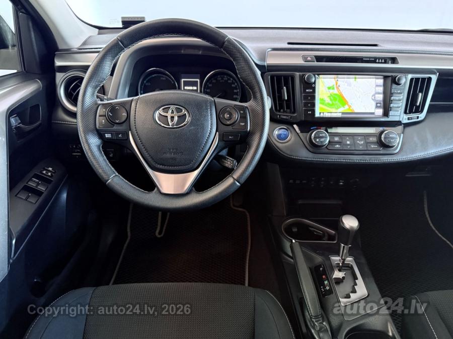 Melns Toyota RAV4 2018 Tallina, ar dzinēja tilpumu 2.50 L un nobraukumu 104 tūkst. km par 17990 €, foto 13 vietnē AUTOMOTO.COM.LV
