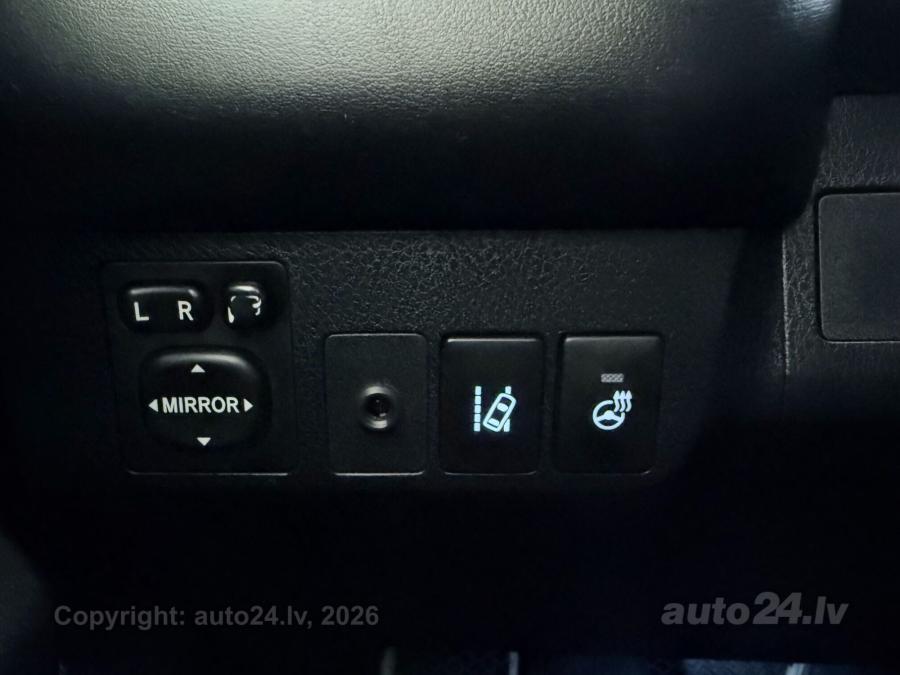 Melns Toyota RAV4 2018 Tallina, ar dzinēja tilpumu 2.50 L un nobraukumu 104 tūkst. km par 17990 €, foto 18 vietnē AUTOMOTO.COM.LV