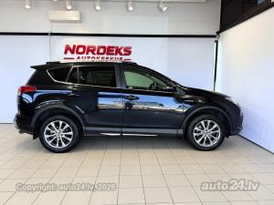 Black Toyota RAV4 2018 in Tallinn, with an engine capacity of 2.50 L and mileage of 104 thousand km for 17990 €, photo 5 on AUTOMOTO.COM.LV