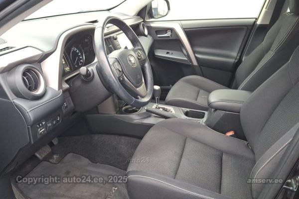 Black Toyota RAV4 2019 in Paide, with an engine capacity of 2.00 L and mileage of 54 thousand km for 18490 €, photo 11 on AUTOMOTO.COM.LV