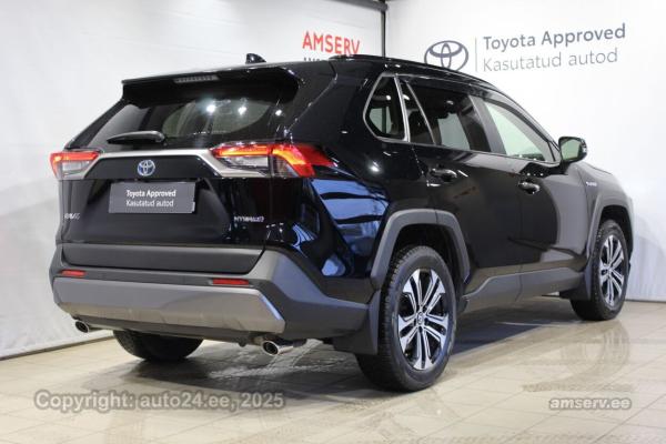 Black Toyota RAV4 2019 in Tallinn, with an engine capacity of 2.50 L and mileage of 100 thousand km for 26990 €, photo 2 on AUTOMOTO.COM.LV