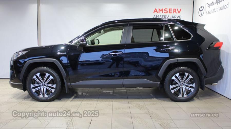 Black Toyota RAV4 2019 in Tallinn, with an engine capacity of 2.50 L and mileage of 100 thousand km for 26990 €, photo 3 on AUTOMOTO.COM.LV