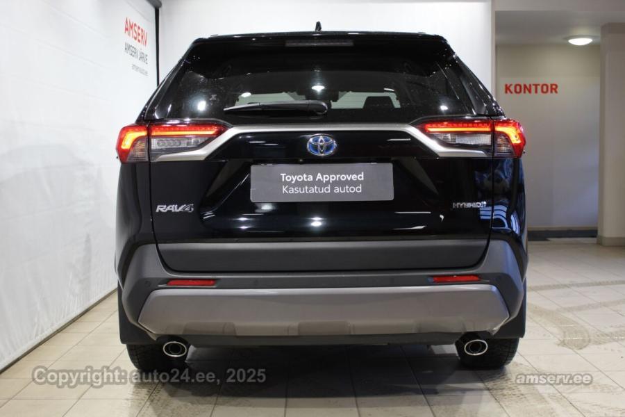 Black Toyota RAV4 2019 in Tallinn, with an engine capacity of 2.50 L and mileage of 100 thousand km for 26990 €, photo 4 on AUTOMOTO.COM.LV
