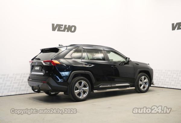 Black Toyota RAV4 2019 in Tartu, with an engine capacity of 2.00 L and mileage of 76 thousand km for 21900 €, photo 2 on AUTOMOTO.COM.LV