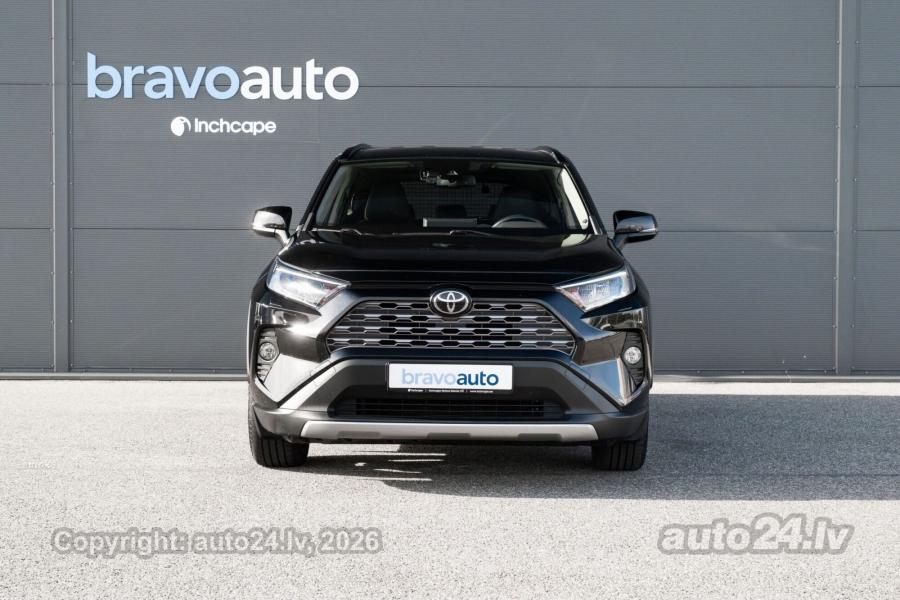 Black Toyota RAV4 2019 in Tartu, with an engine capacity of 2.00 L and mileage of 94 thousand km for 24900 €, photo 3 on AUTOMOTO.COM.LV
