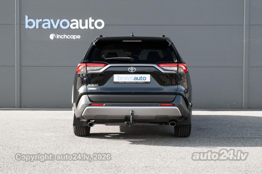 Black Toyota RAV4 2019 in Tartu, with an engine capacity of 2.00 L and mileage of 94 thousand km for 24900 €, photo 8 on AUTOMOTO.COM.LV